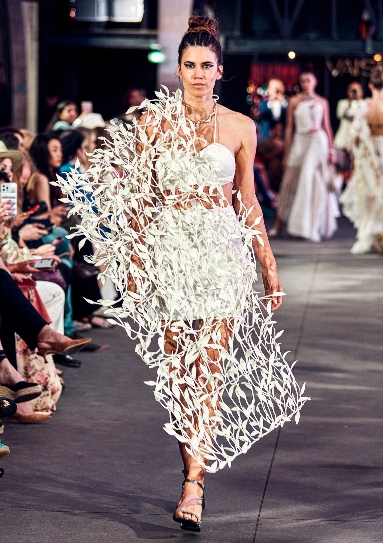 Ivy Off-White Overlay – VAISHALI S